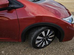 Red Honda Civic 2015 in Radviliskis, with an engine capacity of 1.60 L and mileage of 290 thousand km for 4300 €, photo 27 on AUTOMOTO.COM.LV