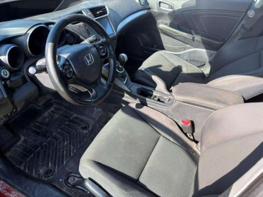 Sarkans Honda Civic 2016 Viļņa, ar dzinēja tilpumu 1.60 L un nobraukumu 390 tūkst. km par 3500 €, foto 8 vietnē AUTOMOTO.COM.LV