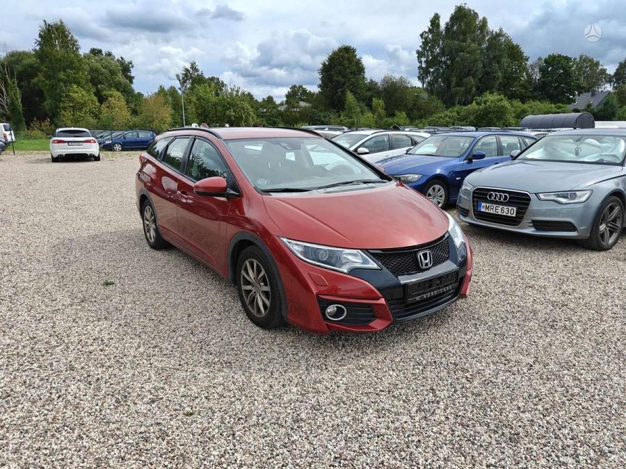 Sarkans Honda Civic 2016 Viļņa, ar dzinēja tilpumu 1.60 L un nobraukumu 390 tūkst. km par 2950 €, foto 1 vietnē AUTOMOTO.COM.LV