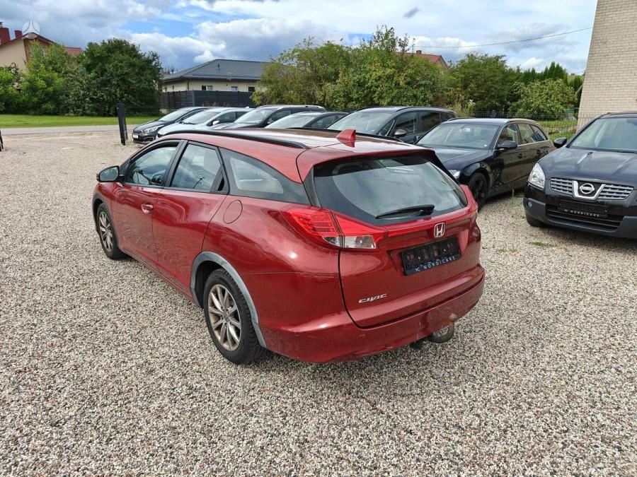 Sarkans Honda Civic 2016 Viļņa, ar dzinēja tilpumu 1.60 L un nobraukumu 390 tūkst. km par 2950 €, foto 3 vietnē AUTOMOTO.COM.LV