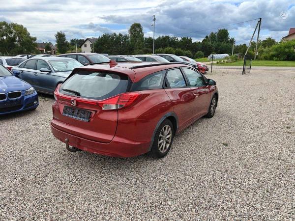 Sarkans Honda Civic 2016 Viļņa, ar dzinēja tilpumu 1.60 L un nobraukumu 390 tūkst. km par 2950 €, foto 4 vietnē AUTOMOTO.COM.LV