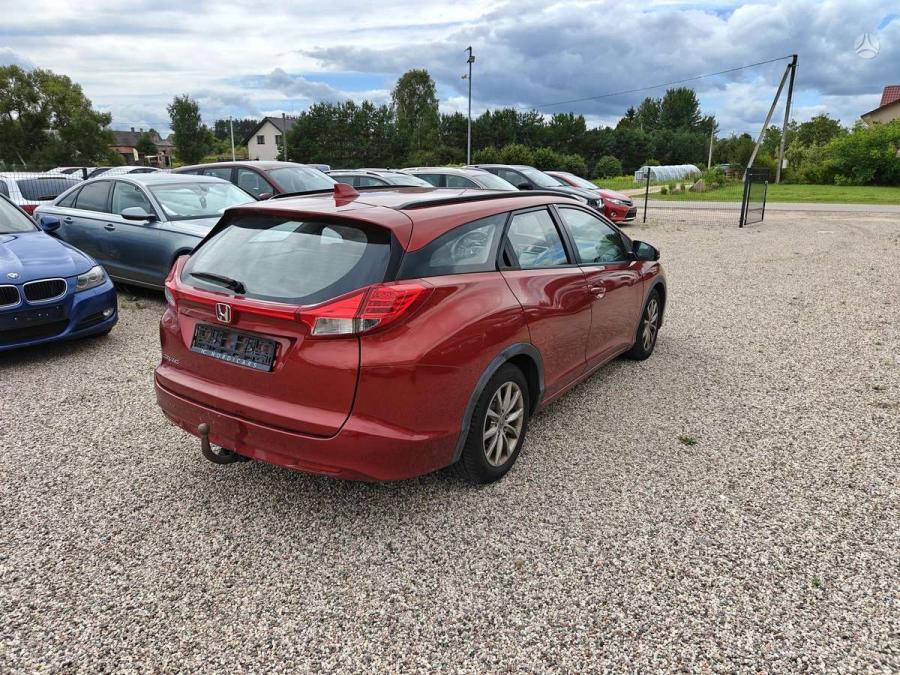 Sarkans Honda Civic 2016 Viļņa, ar dzinēja tilpumu 1.60 L un nobraukumu 390 tūkst. km par 2950 €, foto 5 vietnē AUTOMOTO.COM.LV