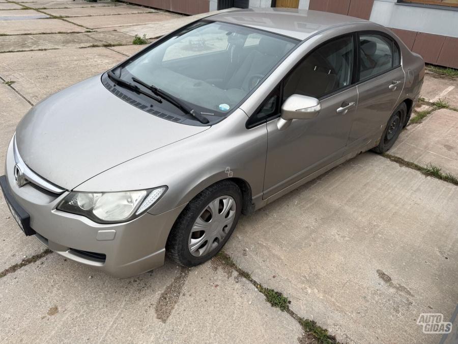 Honda Civic 2004 in Kaunas, with an engine capacity of 1.80 L and mileage of 290 thousand km for 690 €, photo 1 on AUTOMOTO.COM.LV