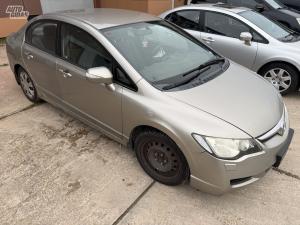Honda Civic 2004 in Kaunas, with an engine capacity of 1.80 L and mileage of 290 thousand km for 690 €, photo 3 on AUTOMOTO.COM.LV