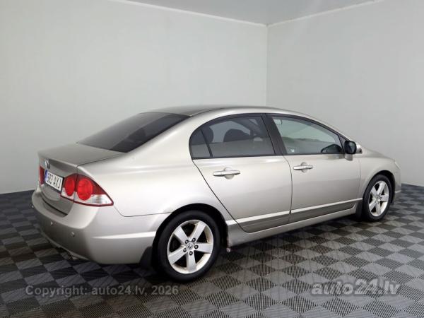 Honda Civic 2006 in Tallinn, with an engine capacity of 1.80 L and mileage of 279 thousand km for 899 €, photo 3 on AUTOMOTO.COM.LV
