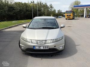 Honda Civic 2006 in Prienai, with an engine capacity of 2.20 L and mileage of 400 thousand km for 1150 €, photo 5 on AUTOMOTO.COM.LV