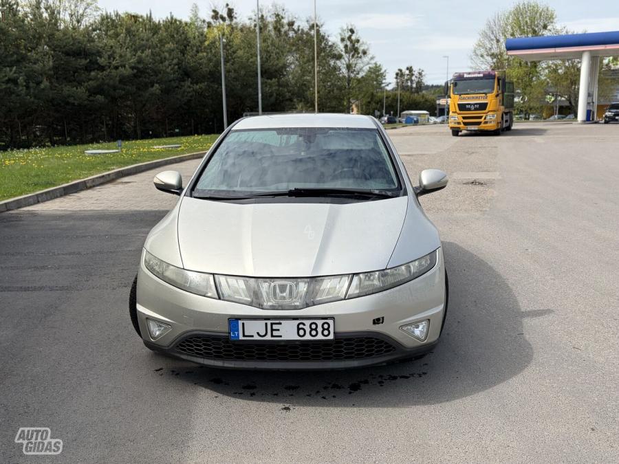 Honda Civic 2006 in Prienai, with an engine capacity of 2.20 L and mileage of 400 thousand km for 1150 €, photo 5 on AUTOMOTO.COM.LV