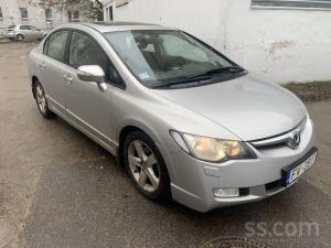 Honda Civic 2006 Rīga, ar dzinēja tilpumu 1.80 L un nobraukumu 230 tūkst. km par 2100 €, foto 3 vietnē AUTOMOTO.COM.LV