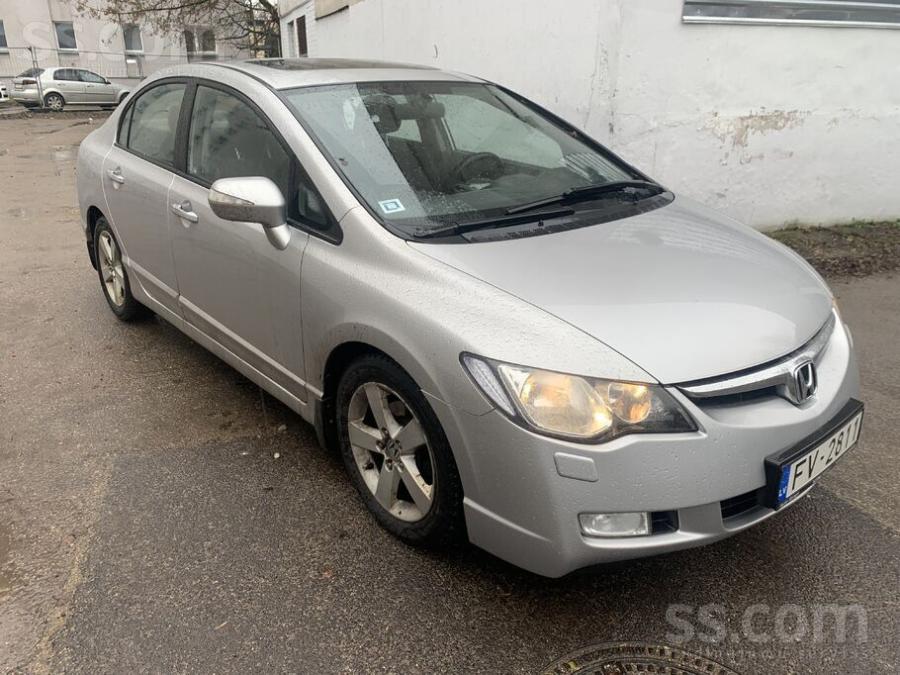 Honda Civic 2006 Rīga, ar dzinēja tilpumu 1.80 L un nobraukumu 230 tūkst. km par 2100 €, foto 3 vietnē AUTOMOTO.COM.LV