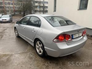 Honda Civic 2006 Rīga, ar dzinēja tilpumu 1.80 L un nobraukumu 230 tūkst. km par 2100 €, foto 5 vietnē AUTOMOTO.COM.LV