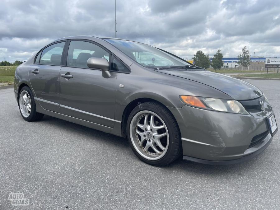 Honda Civic 2006 in Klaipeda, with an engine capacity of 1.80 L and mileage of 321 thousand km for 1500 €, photo 1 on AUTOMOTO.COM.LV