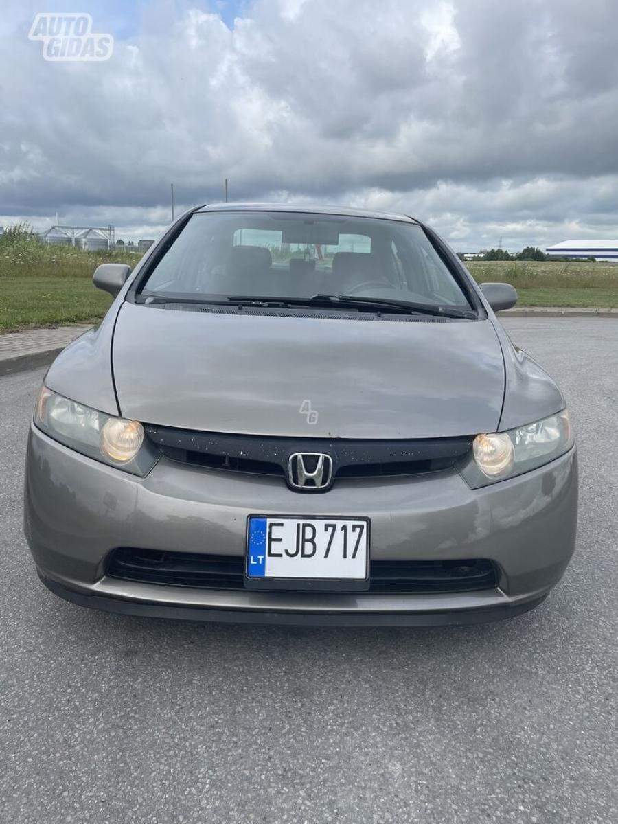Honda Civic 2006 in Klaipeda, with an engine capacity of 1.80 L and mileage of 321 thousand km for 1500 €, photo 3 on AUTOMOTO.COM.LV