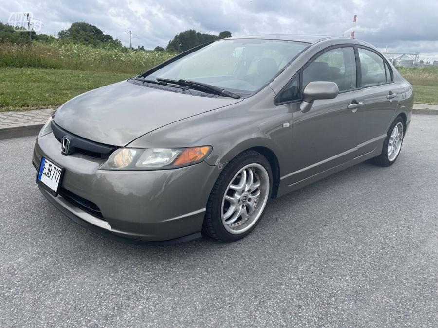 Honda Civic 2006 in Klaipeda, with an engine capacity of 1.80 L and mileage of 321 thousand km for 1500 €, photo 5 on AUTOMOTO.COM.LV