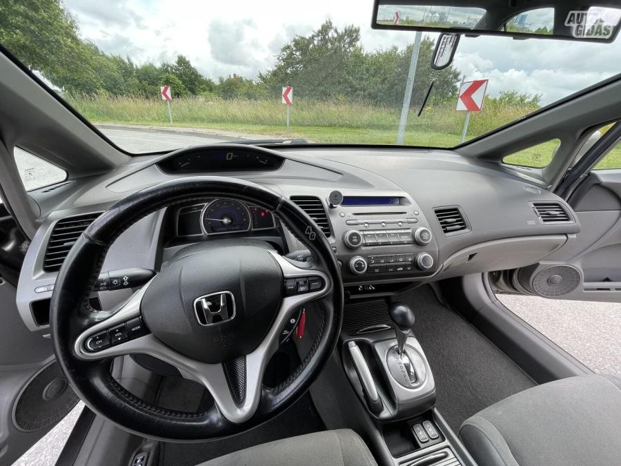Honda Civic 2006 in Klaipeda, with an engine capacity of 1.80 L and mileage of 321 thousand km for 1500 €, photo 10 on AUTOMOTO.COM.LV