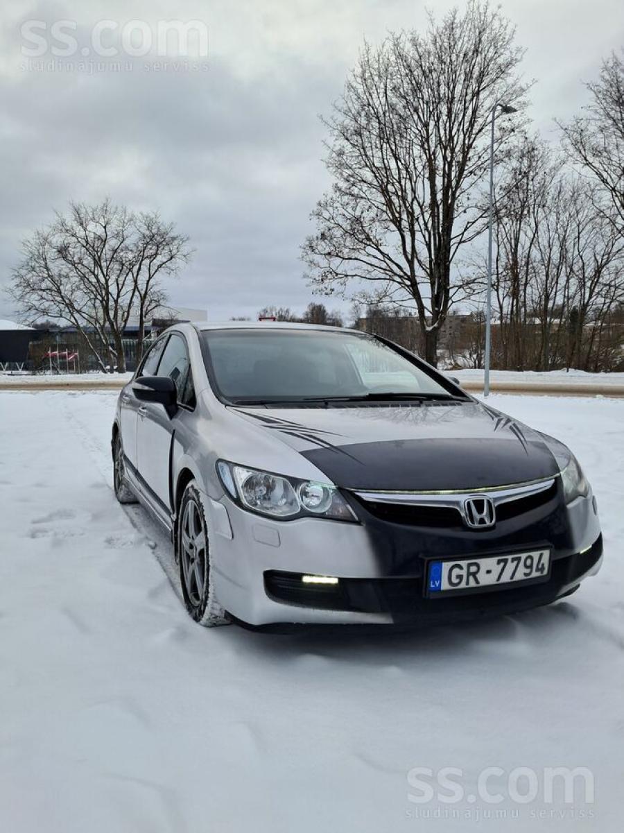 Honda Civic 2007 in Rezekne, with an engine capacity of 1.80 L and mileage of 350 thousand km for 1599 €, photo 1 on AUTOMOTO.COM.LV