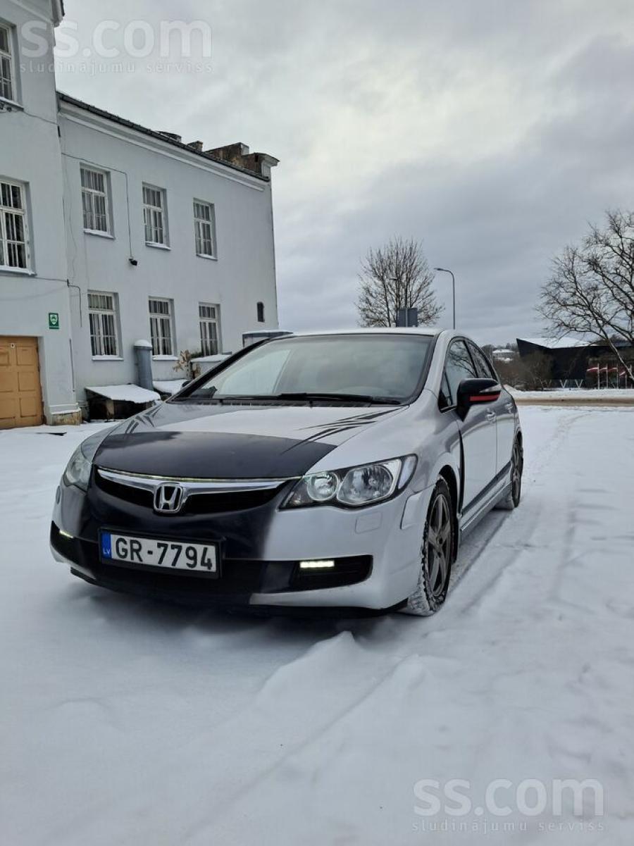 Honda Civic 2007 in Rezekne, with an engine capacity of 1.80 L and mileage of 350 thousand km for 1599 €, photo 2 on AUTOMOTO.COM.LV