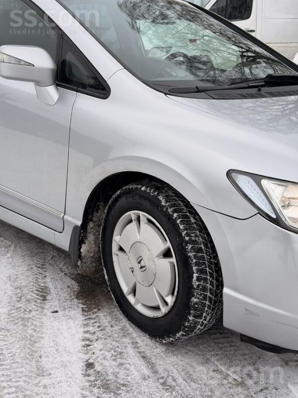 Honda Civic 2007 in Riga, with an engine capacity of 1.30 L and mileage of 226 thousand km for 3250 €, photo 8 on AUTOMOTO.COM.LV