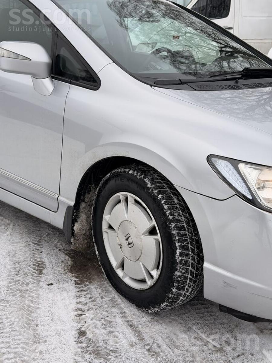 Honda Civic 2007 Rīga, ar dzinēja tilpumu 1.30 L un nobraukumu 226 tūkst. km par 3250 €, foto 8 vietnē AUTOMOTO.COM.LV