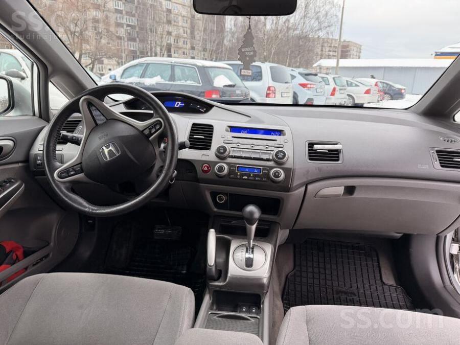Honda Civic 2007 Rīga, ar dzinēja tilpumu 1.30 L un nobraukumu 226 tūkst. km par 3250 €, foto 10 vietnē AUTOMOTO.COM.LV