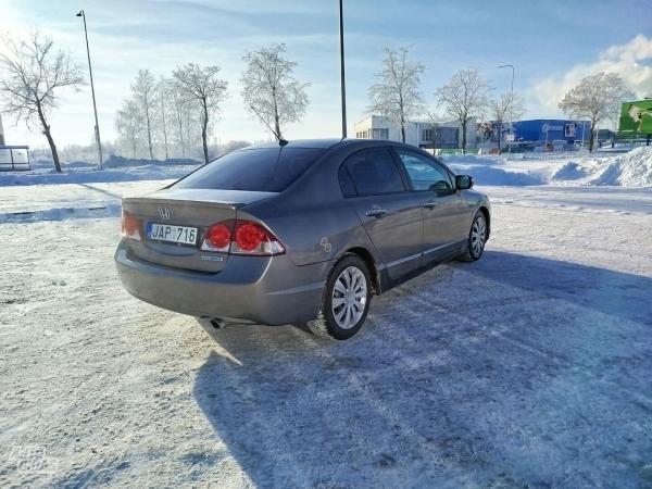 Honda Civic 2007 in Siauliai, with an engine capacity of 1.30 L and mileage of 1 thousand km for 1550 €, photo 3 on AUTOMOTO.COM.LV