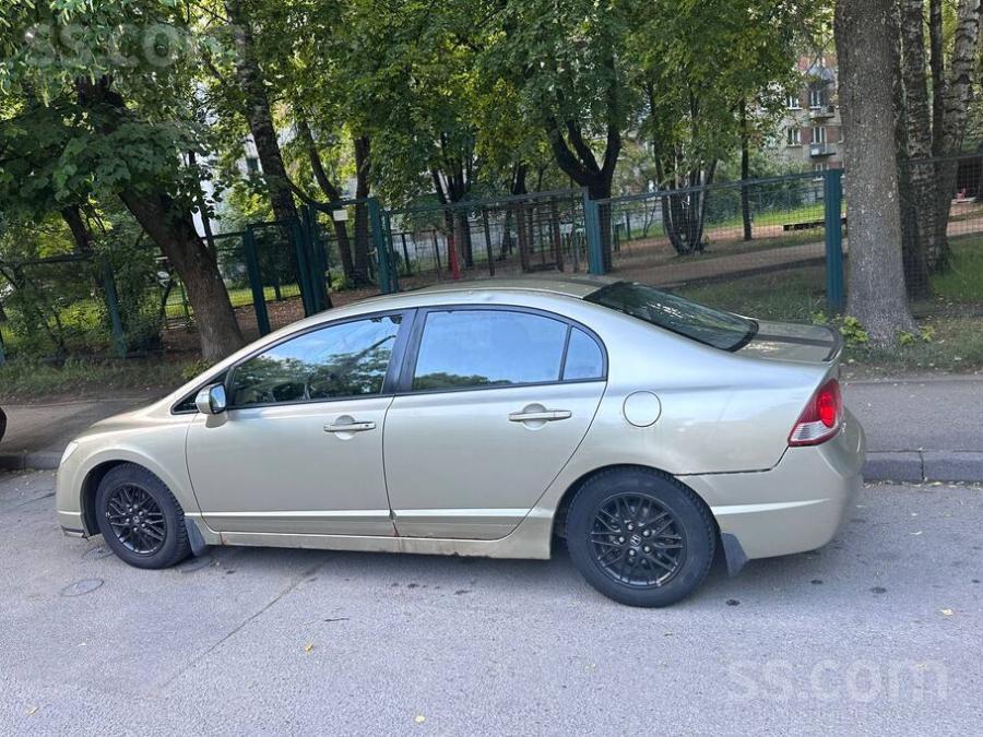 Хонда Цивик 2007 в Рига, объемом двигателя 1.80 л и пробегом 210 тыс. км за 600 €, фото 4 на AUTOMOTO.COM.LV