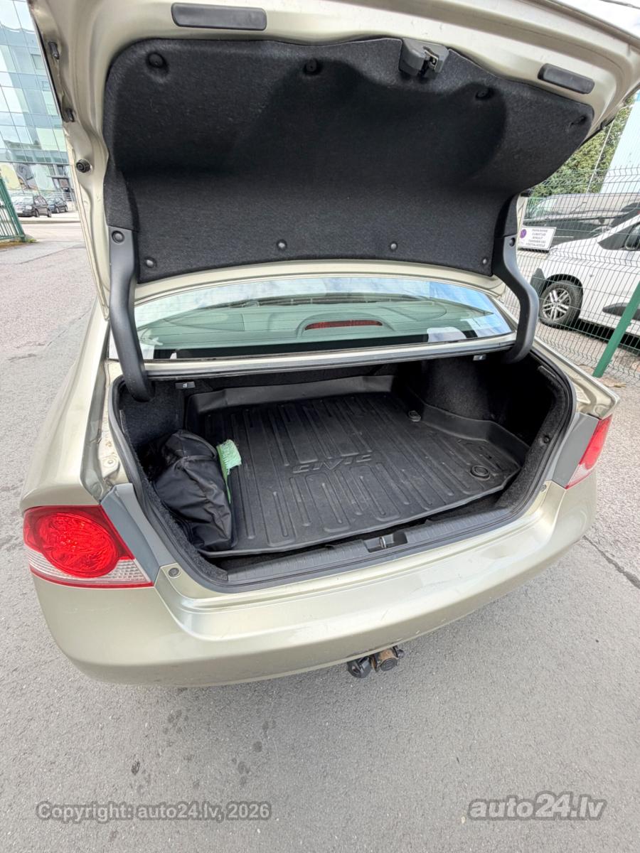 Honda Civic 2007 Tallina, ar dzinēja tilpumu 1.80 L un nobraukumu 133 tūkst. km par 3299 €, foto 8 vietnē AUTOMOTO.COM.LV