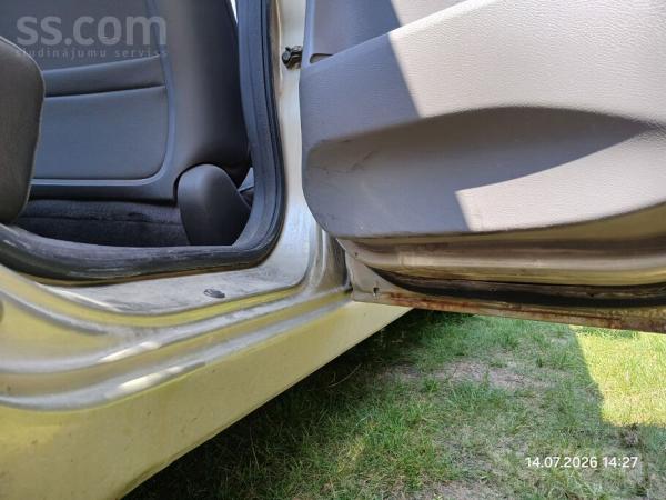 Honda Civic 2007 Daugavpils, ar dzinēja tilpumu 1.80 L un nobraukumu 206 tūkst. km par 600 €, foto 10 vietnē AUTOMOTO.COM.LV