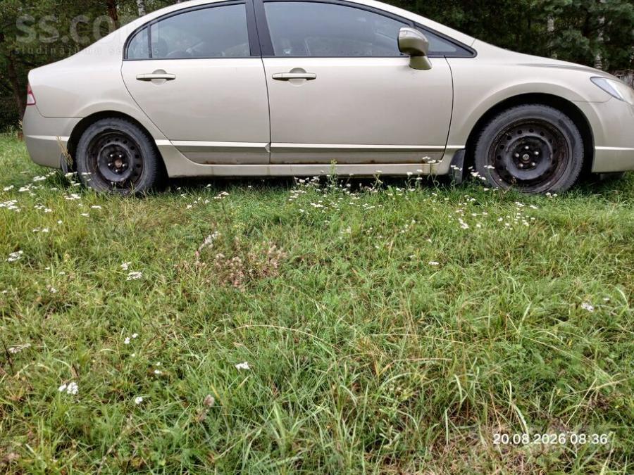Honda Civic 2007 Daugavpils, ar dzinēja tilpumu 1.80 L un nobraukumu 206 tūkst. km par 600 €, foto 9 vietnē AUTOMOTO.COM.LV