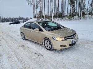 Honda Civic 2008 in Vilnius, with an engine capacity of 1.80 L and mileage of 298 thousand km for 2600 €, photo 12 on AUTOMOTO.COM.LV
