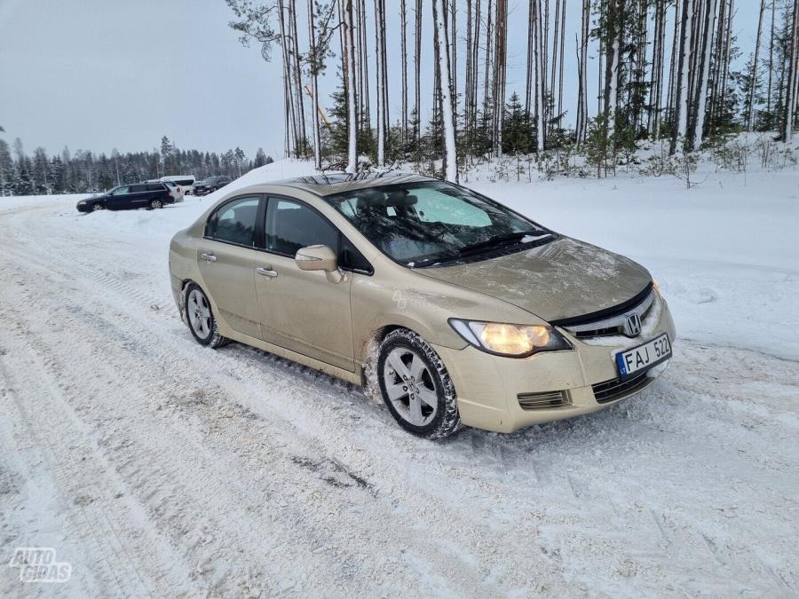 Honda Civic 2008 in Vilnius, with an engine capacity of 1.80 L and mileage of 298 thousand km for 2600 €, photo 12 on AUTOMOTO.COM.LV