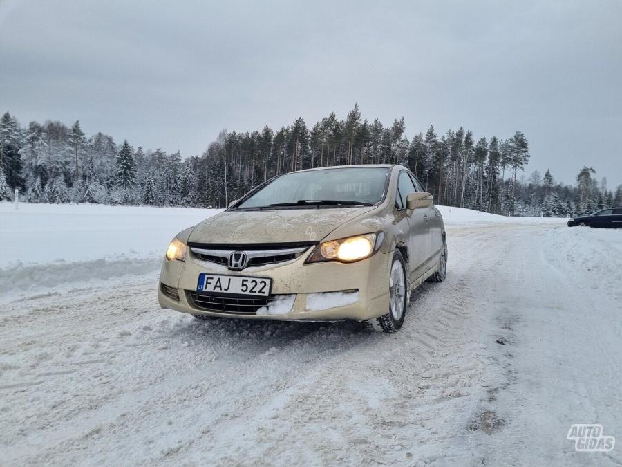 Honda Civic 2008 in Vilnius, with an engine capacity of 1.80 L and mileage of 298 thousand km for 2600 €, photo 15 on AUTOMOTO.COM.LV