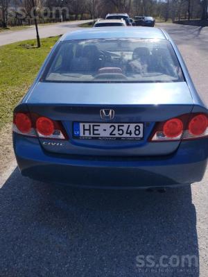 Honda Civic 2008 in Riga, with an engine capacity of 1.60 L and mileage of 184 thousand km for 900 €, photo 4 on AUTOMOTO.COM.LV