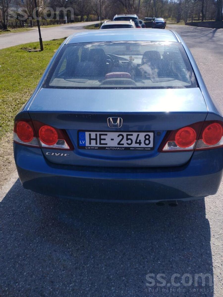 Honda Civic 2008 in Riga, with an engine capacity of 1.60 L and mileage of 184 thousand km for 900 €, photo 4 on AUTOMOTO.COM.LV