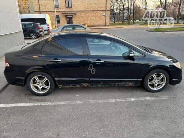 Honda Civic 2008 in Vilnius, with an engine capacity of 1.80 L and mileage of 230 thousand km for 800 €, photo 5 on AUTOMOTO.COM.LV