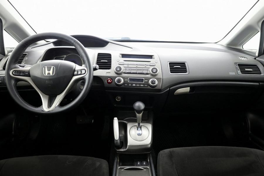 Honda Civic 2008 in Tallinn, with an engine capacity of 1.80 L and mileage of 222 thousand km for 2699 €, photo 6 on AUTOMOTO.COM.LV