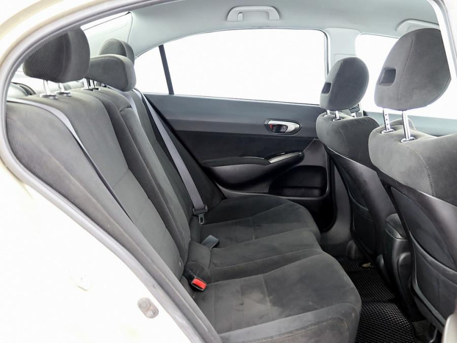 Honda Civic 2008 in Tallinn, with an engine capacity of 1.80 L and mileage of 222 thousand km for 2699 €, photo 17 on AUTOMOTO.COM.LV