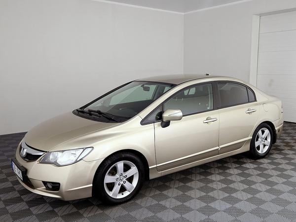 Honda Civic 2008 Tallina vietnē Honda Civic 2008 Tallina, ar dzinēja tilpumu 1.80 L un nobraukumu 222 tūkst. km par 2599 €, foto 3 vietnē AUTOMOTO.COM.LV