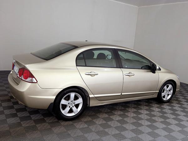 Honda Civic 2008 Tallina vietnē Honda Civic 2008 Tallina, ar dzinēja tilpumu 1.80 L un nobraukumu 222 tūkst. km par 2599 €, foto 4 vietnē AUTOMOTO.COM.LV