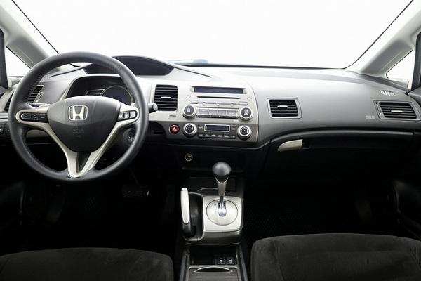 Honda Civic 2008 Tallina vietnē Honda Civic 2008 Tallina, ar dzinēja tilpumu 1.80 L un nobraukumu 222 tūkst. km par 2599 €, foto 6 vietnē AUTOMOTO.COM.LV