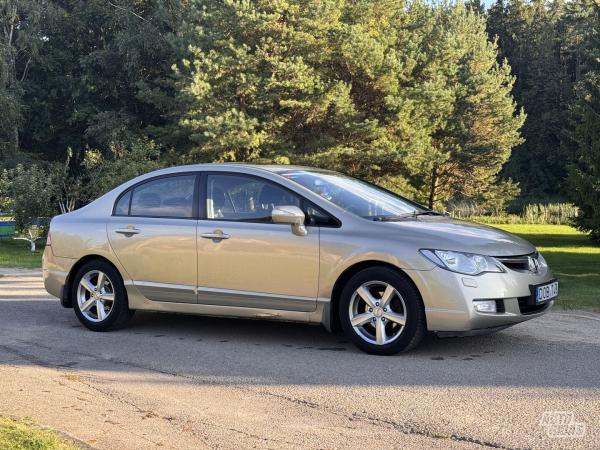 Honda Civic 2008 Pasvalys vietnē Honda Civic 2008 Pasvalys, ar dzinēja tilpumu 1.80 L un nobraukumu 148 tūkst. km par 1550 €, foto 8 vietnē AUTOMOTO.COM.LV