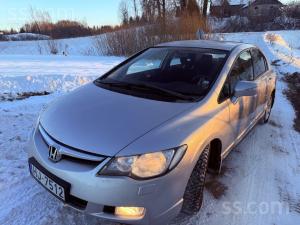 Honda Civic 2009 Cēsis, ar dzinēja tilpumu 1.80 L un nobraukumu 289 tūkst. km par 1300 €, foto 3 vietnē AUTOMOTO.COM.LV