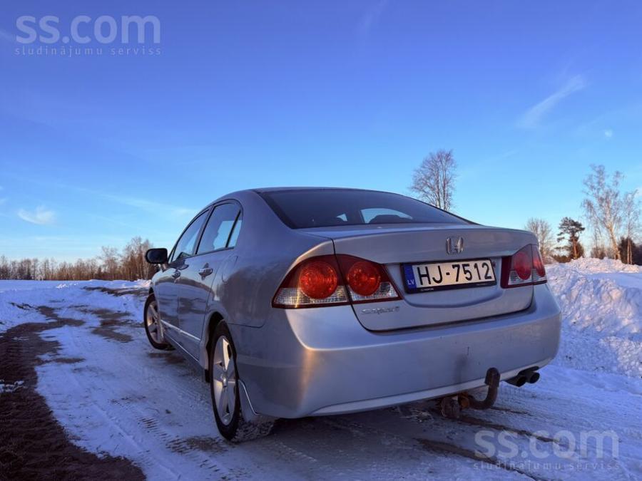 Honda Civic 2009 Cēsis, ar dzinēja tilpumu 1.80 L un nobraukumu 289 tūkst. km par 1300 €, foto 5 vietnē AUTOMOTO.COM.LV