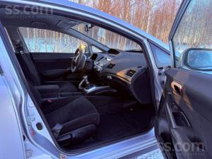 Honda Civic 2009 Cēsis, ar dzinēja tilpumu 1.80 L un nobraukumu 289 tūkst. km par 1300 €, foto 8 vietnē AUTOMOTO.COM.LV