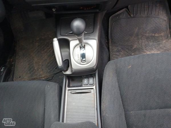 Honda Civic 2009 in Kaunas, with an engine capacity of 1.30 L and mileage of 255 thousand km for 2999 €, photo 8 on AUTOMOTO.COM.LV