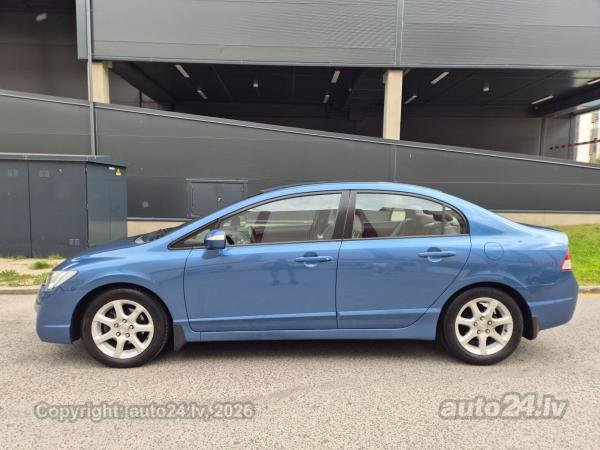 Honda Civic 2009 Tallina vietnē Honda Civic 2009 Tallina, ar dzinēja tilpumu 1.80 L un nobraukumu 149 tūkst. km par 3700 €, foto 8 vietnē AUTOMOTO.COM.LV