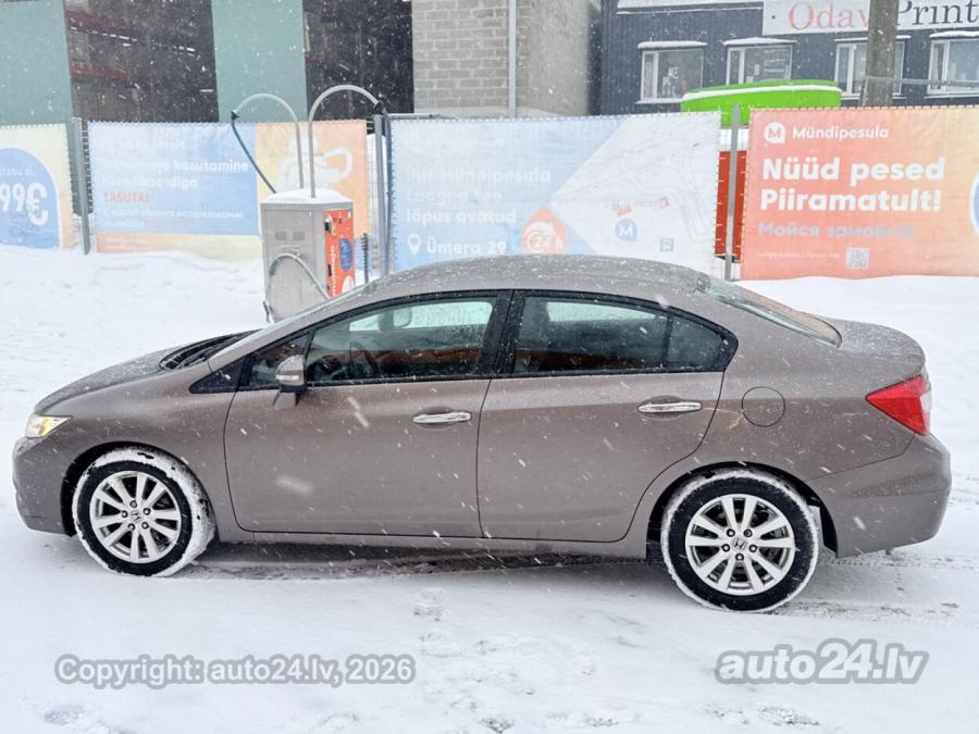 Honda Civic 2012 Tallina, ar dzinēja tilpumu 1.80 L un nobraukumu 174 tūkst. km par 6700 €, foto 6 vietnē AUTOMOTO.COM.LV