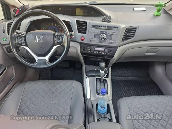 Honda Civic 2013 Tallina, ar dzinēja tilpumu 1.80 L un nobraukumu 124 tūkst. km par 7900 €, foto 7 vietnē AUTOMOTO.COM.LV