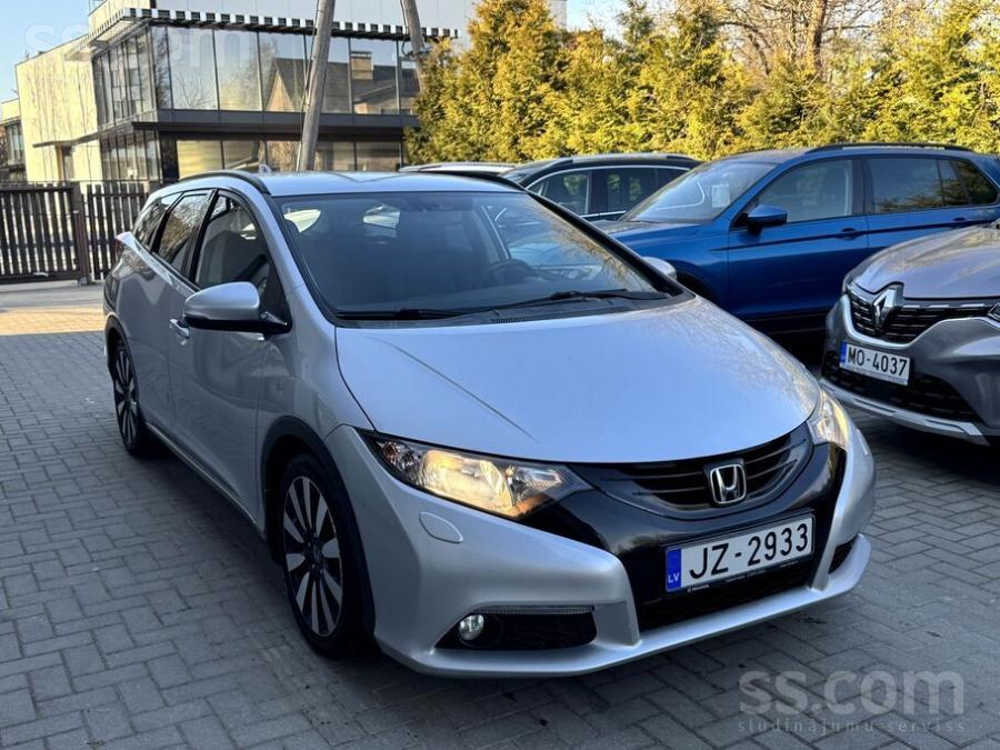 Honda Civic 2015 Rīga, ar dzinēja tilpumu 1.80 L un nobraukumu 168 tūkst. km par 8200 €, foto 3 vietnē AUTOMOTO.COM.LV