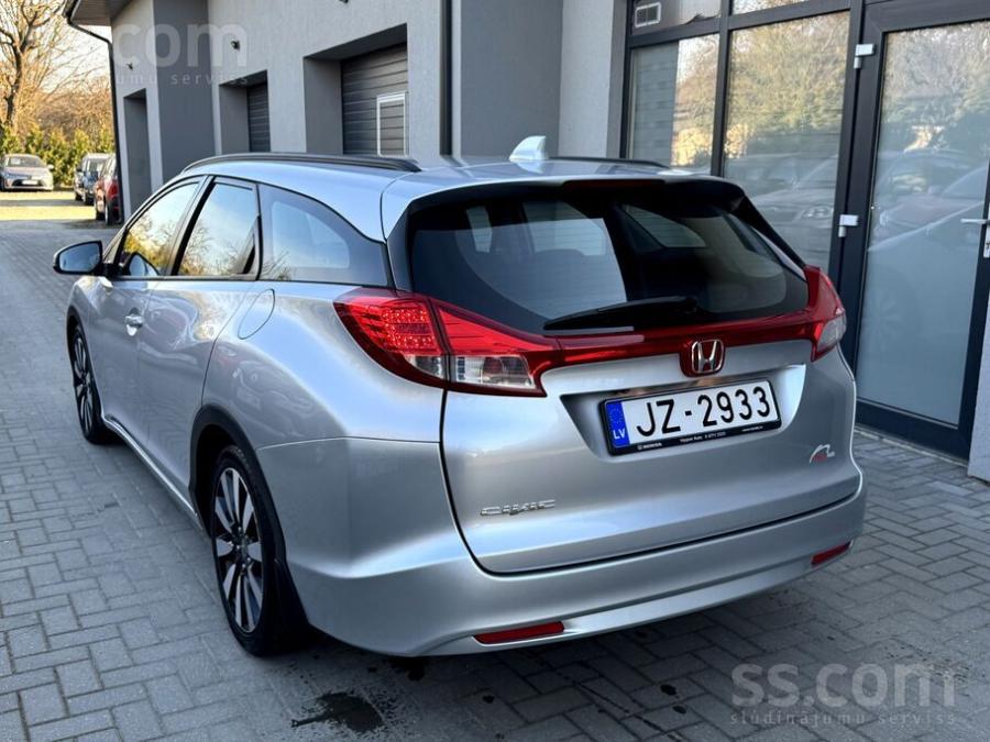Honda Civic 2015 Rīga, ar dzinēja tilpumu 1.80 L un nobraukumu 168 tūkst. km par 8200 €, foto 5 vietnē AUTOMOTO.COM.LV