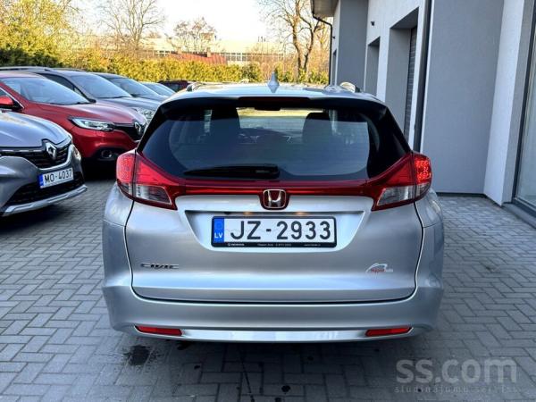 Honda Civic 2015 Rīga, ar dzinēja tilpumu 1.80 L un nobraukumu 168 tūkst. km par 8200 €, foto 5 vietnē AUTOMOTO.COM.LV